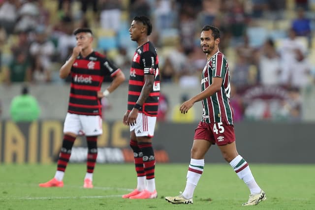 Ficha técnica e estatísticas de Flamengo 0x2 Fluminense - 30ª rodada do ...